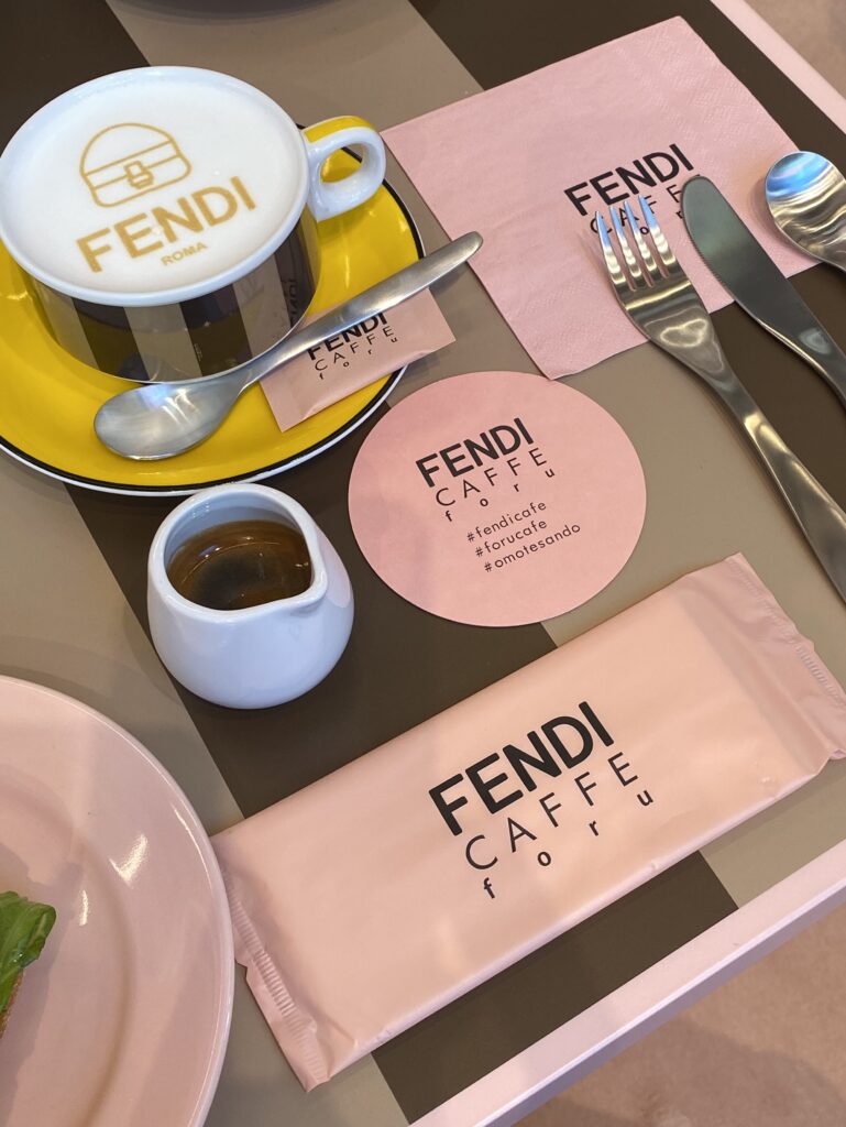 【2022年11月4日から】今年もやってきた、＃FENDI CAFE。くすみピンクの店内＆メニューが可愛すぎる…。 - トレンドお届けメディア ...