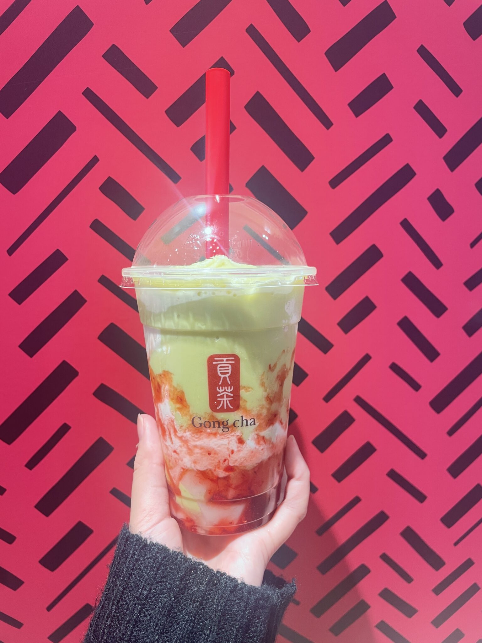 【11/10から】ゴンチャにクリスマスが来た！「いちごピスタチオ ミルクティー＆フローズン」を実際に飲んでみた♡ | トレンドお届けメディア Trepo（トレポ