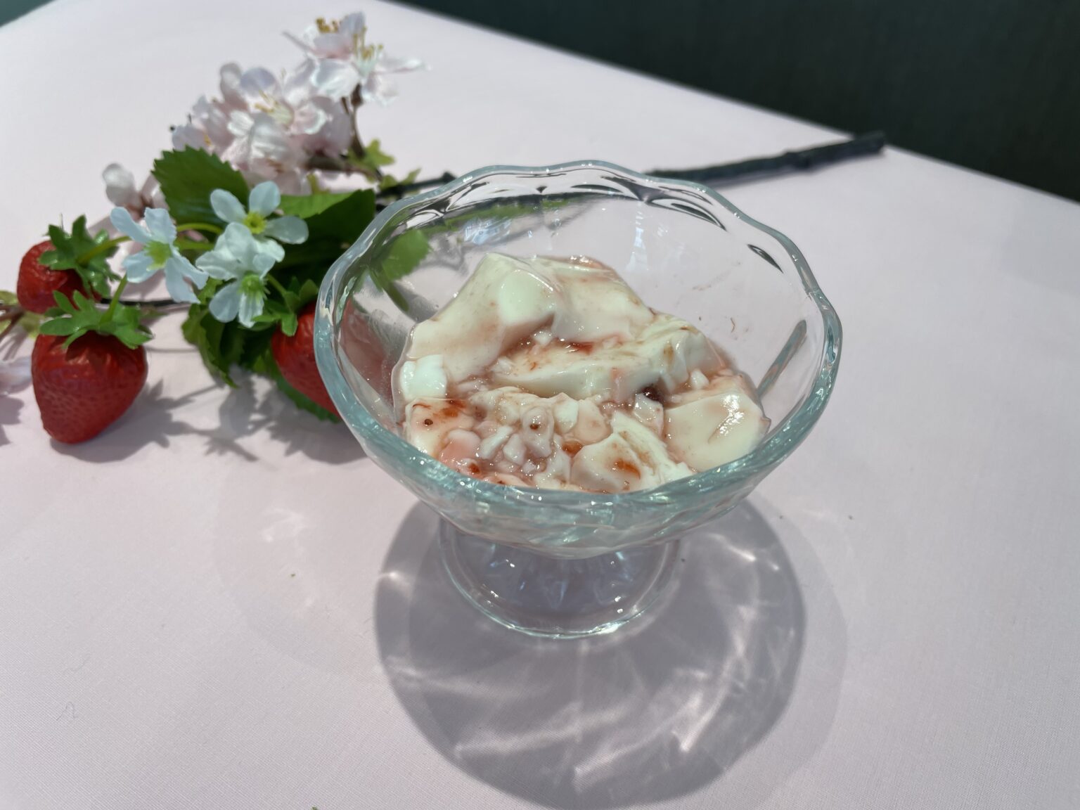 【3/16～】ゴンチャの新作♡「いちご杏仁 ミルクティー＆フローズン」が登場。期間限定の大人気ドリンクで春を感じよ♪ - トレンドお届けメディア Trepo（トレポ