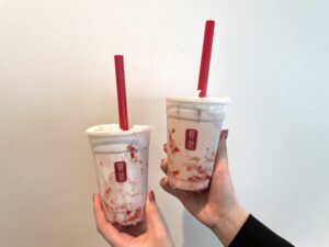 【3/16～】ゴンチャの新作♡「いちご杏仁 ミルクティー＆フローズン」が登場。期間限定の大人気ドリンクで春を感じよ♪ | トレンドお届けメディア Trepo（トレポ