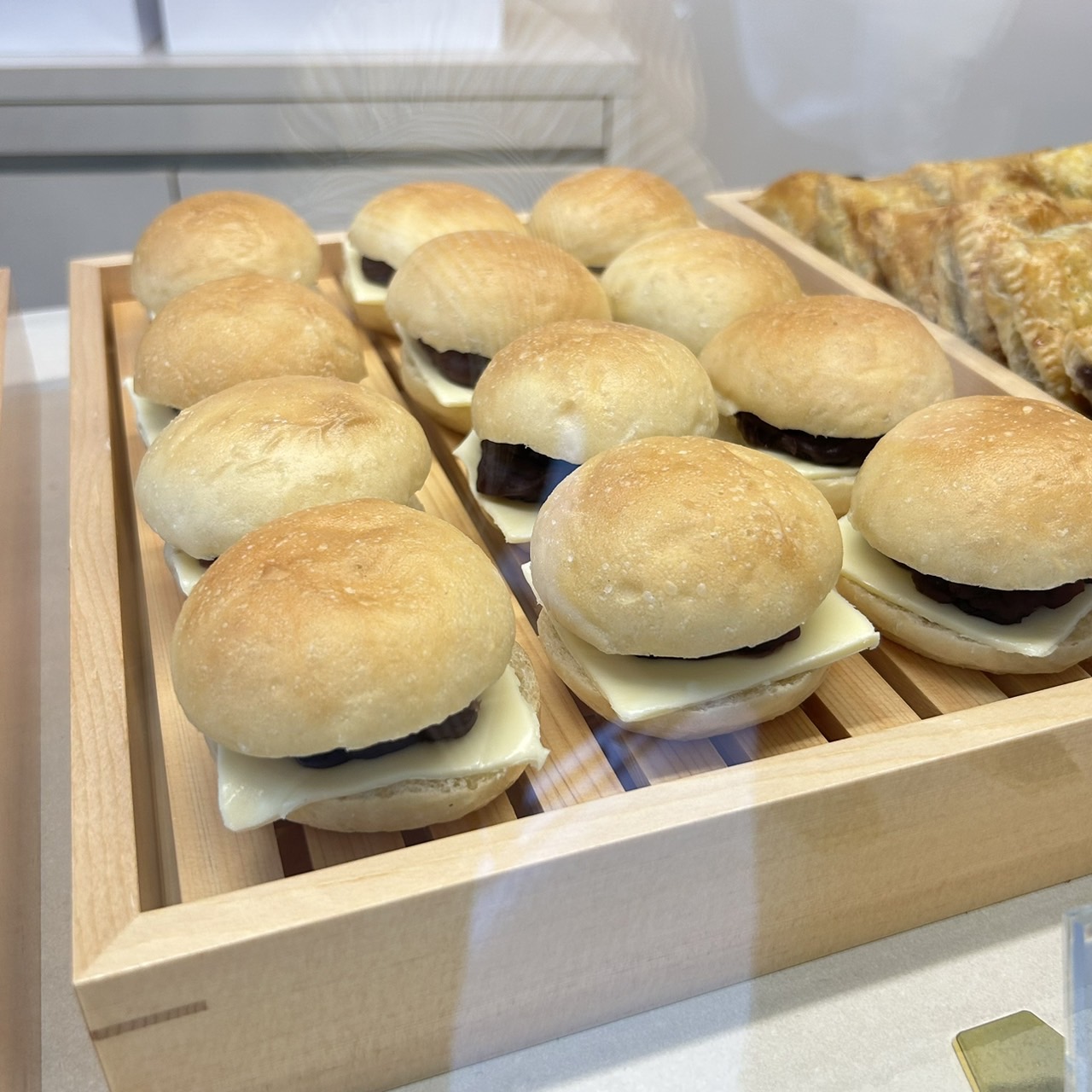 【New Open】きな粉とあんこの専門店「QINA & Co.」が日本橋に誕生！和スイーツ好きさん必見の話題店を詳しくお届け♡ | トレンドお届けメディア Trepo（トレポ