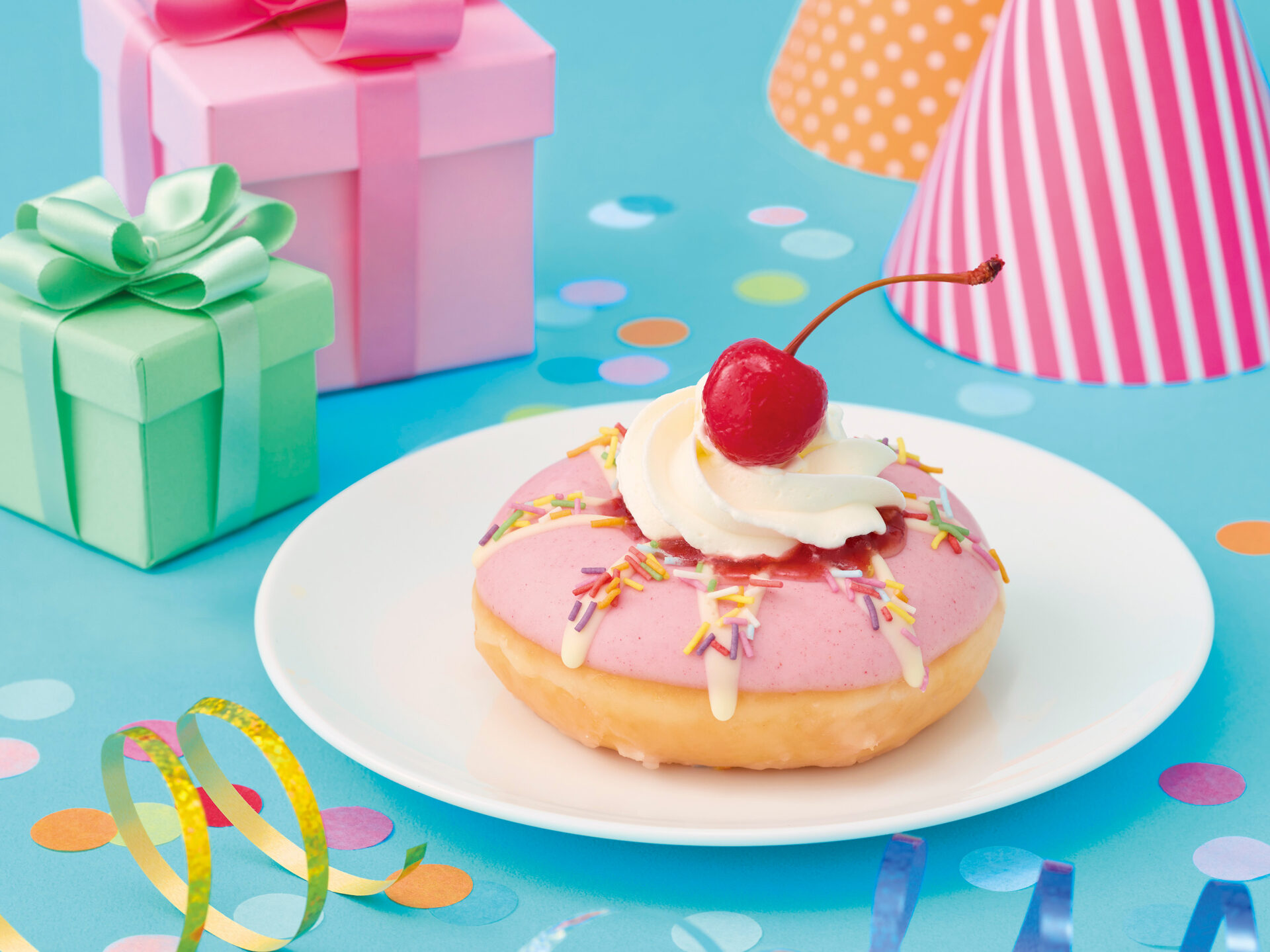 【8/16から】クリスピー・クリーム・ドーナツからアニバーサリーを彩る限定ドーナツが登場♡おしゃピクやホカンスにもおすすめ！ | トレンドお届けメディア Trepo（トレポ