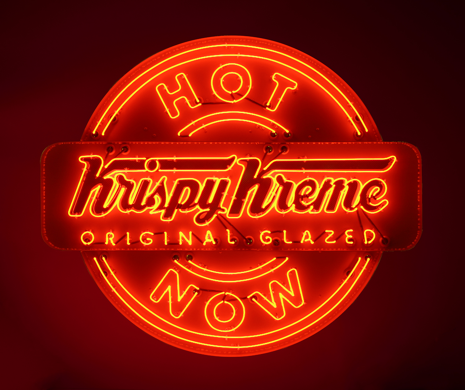 【8/16から】クリスピー・クリーム・ドーナツからアニバーサリーを彩る限定ドーナツが登場♡おしゃピクやホカンスにもおすすめ！ | トレンドお届けメディア Trepo（トレポ