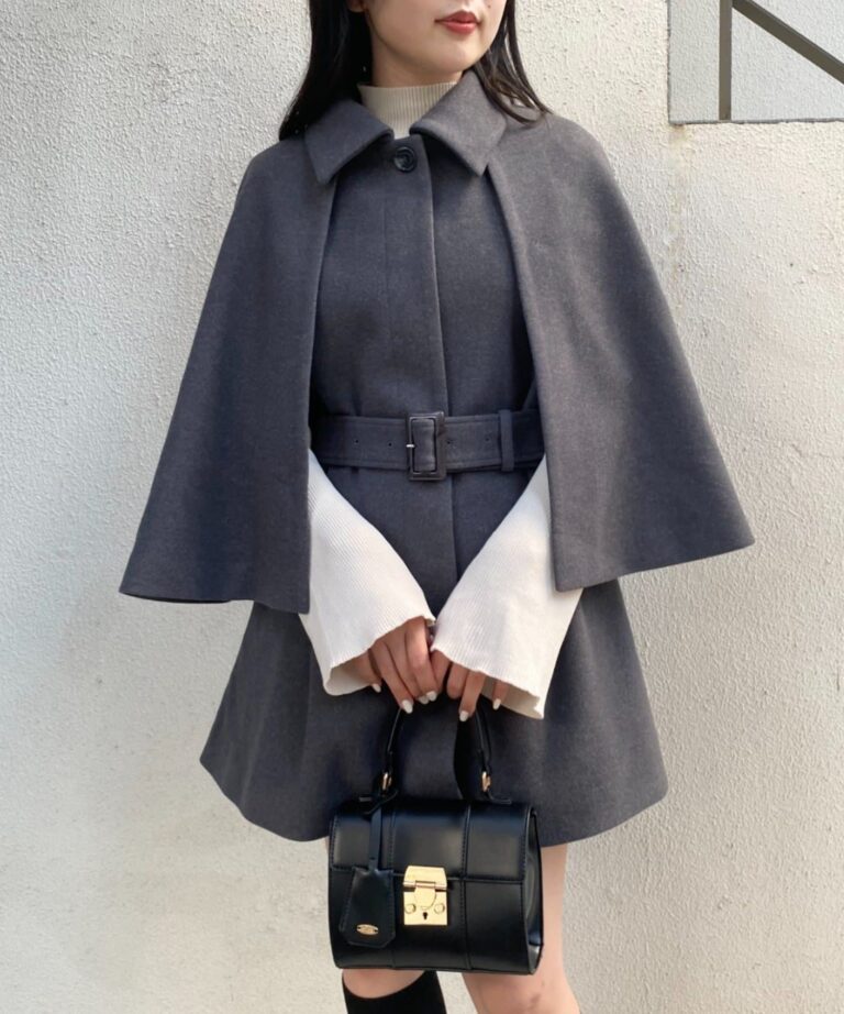 【2023秋冬】主役級！かわいいレディースケープコート、ポンチョコート7選♡ショート丈、ロング丈別にご紹介！ | トレンドお届けメディア Trepo（トレポ