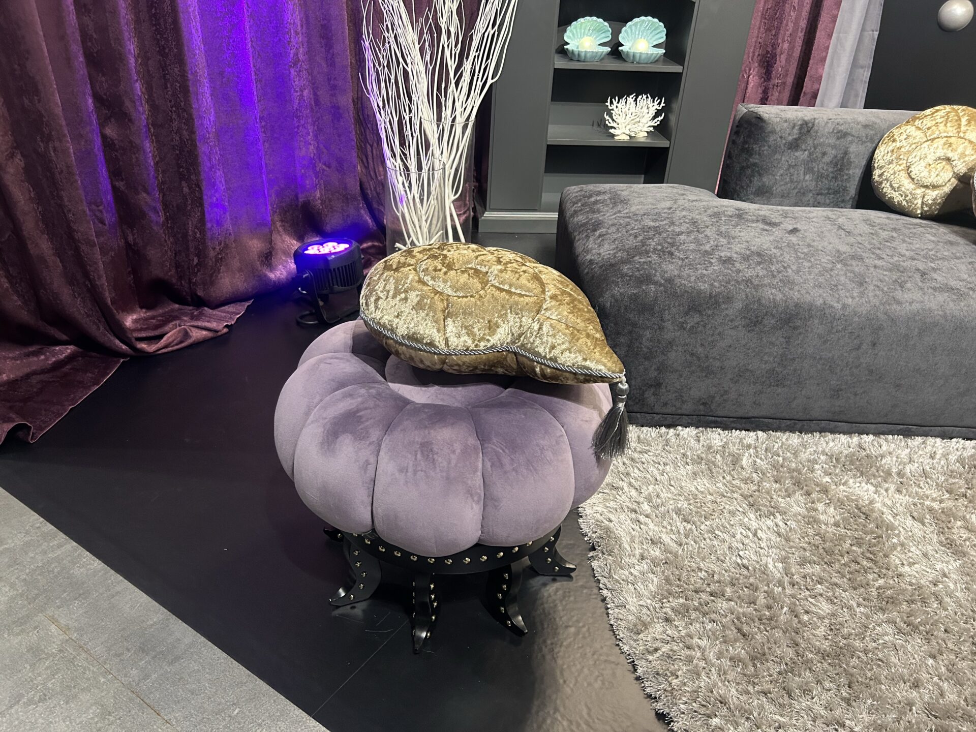 【Francfranc】5人のヴィランズにインスパイアされた『VILLAINS NIGHT ROOM』が期間限定で開催！人気アイテムが当たる ...