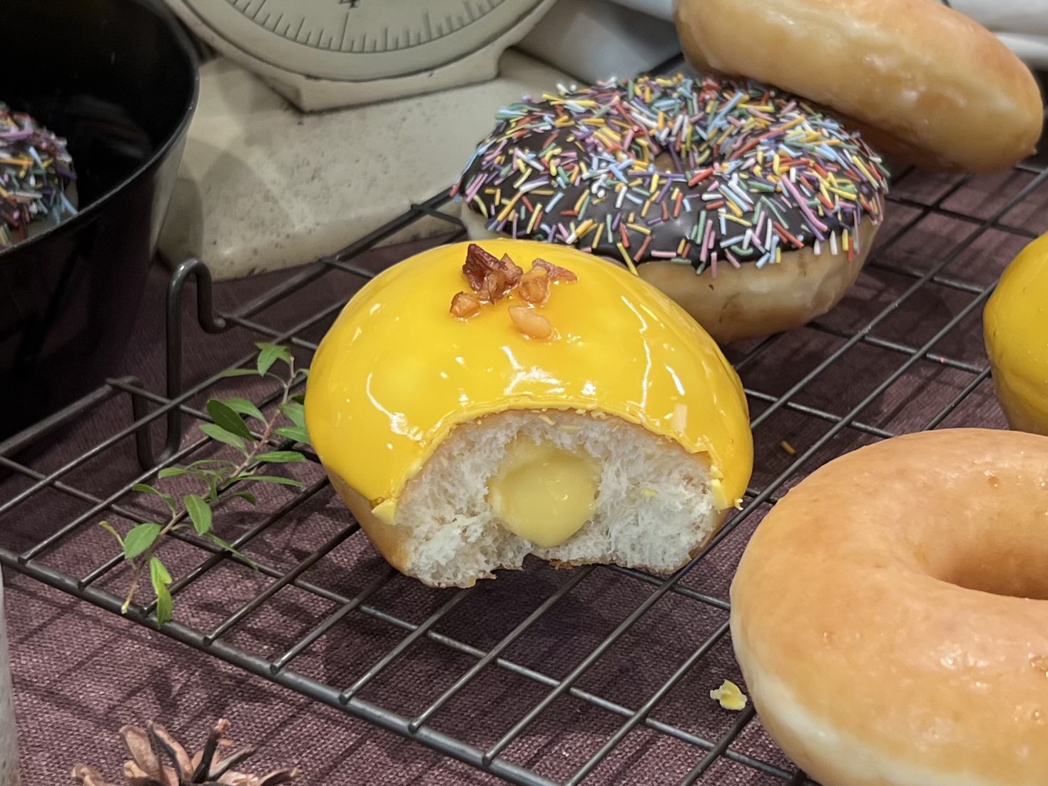 【8/28〜】クリスピー・クリーム・ドーナツから初秋の訪れを告げる新商品『TASTY AUTUMN』が登場♪食欲の秋を盛り上げよう！ | トレンドお届けメディア Trepo（トレポ