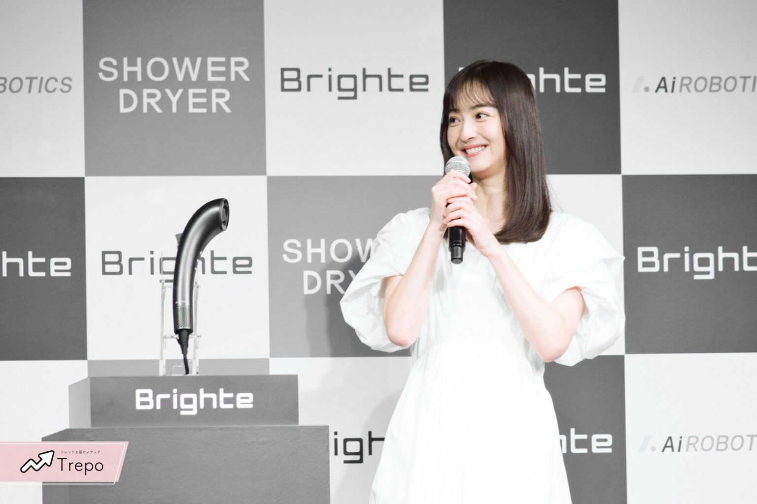【佐々木希登壇】美容家電ブランド・Brighteから次世代型ドライヤー「SHOWER DRYER」が新発売！ミストに大興奮…!? - トレンド ...