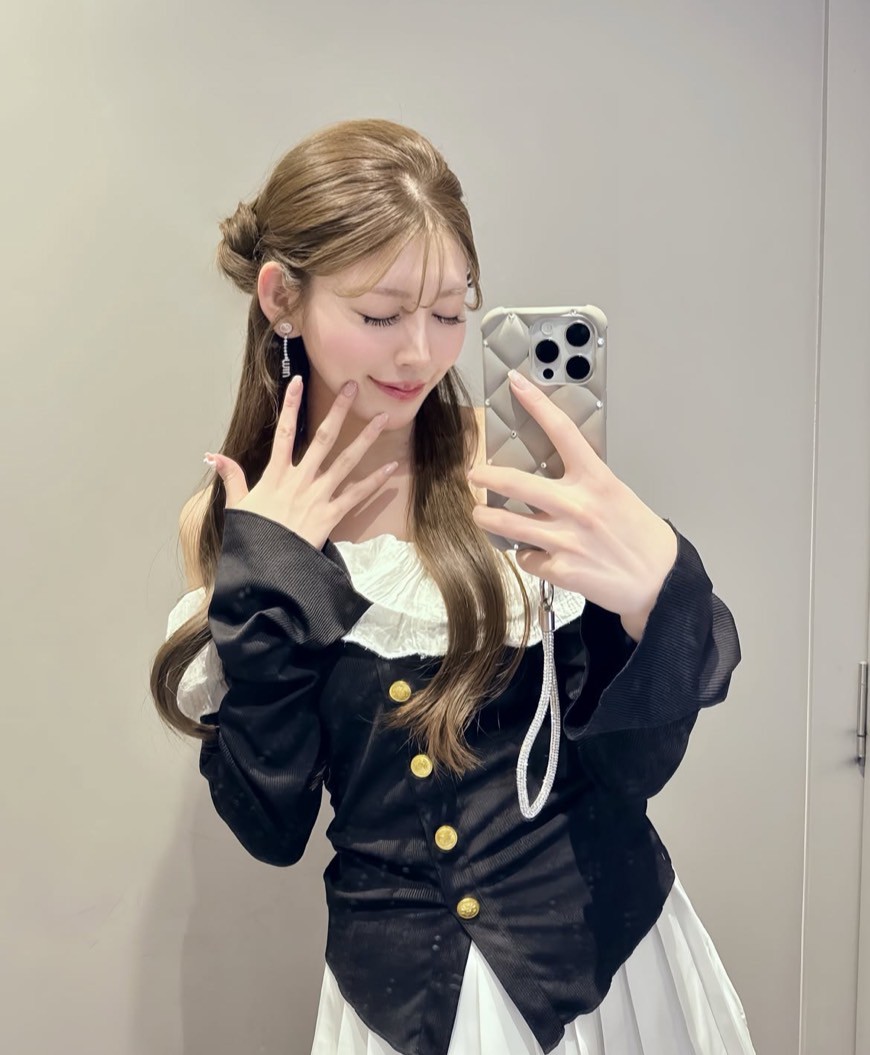 【簡単5STEP】ミディアムヘアでもできる「くるみちゃんヘア」のやり方を徹底解説！トレンドのヘアアレンジを試してみない？ - トレンドお届けメディア Trepo（トレポ