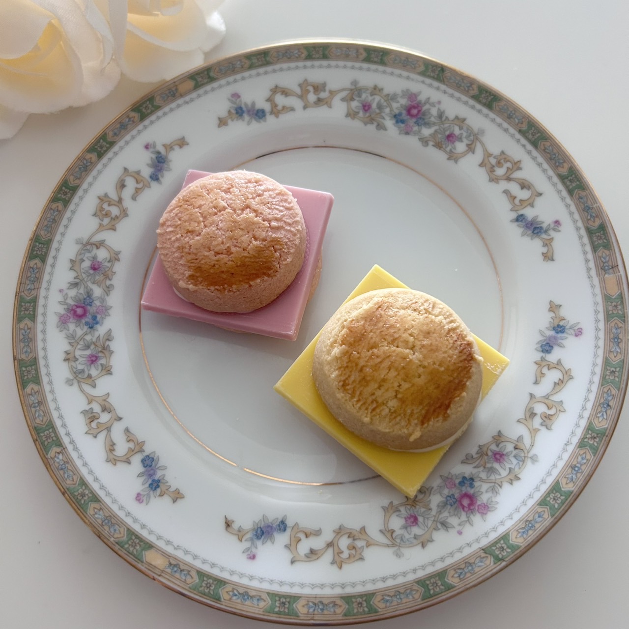 【東京みやげ】900万個突破の大人気スイーツが進化！カービィカフェとのコラボ「ストロベリーバーガー」が可愛すぎ♡ - トレンドお届けメディア Trepo（トレポ